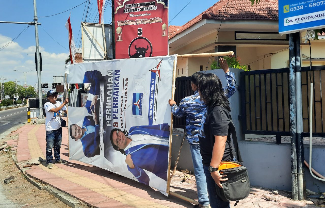 Kecewa, DPC Partai Demokrat Situbondo Turunkan Puluhan Baliho Anies-AHY - FaktualNews.co