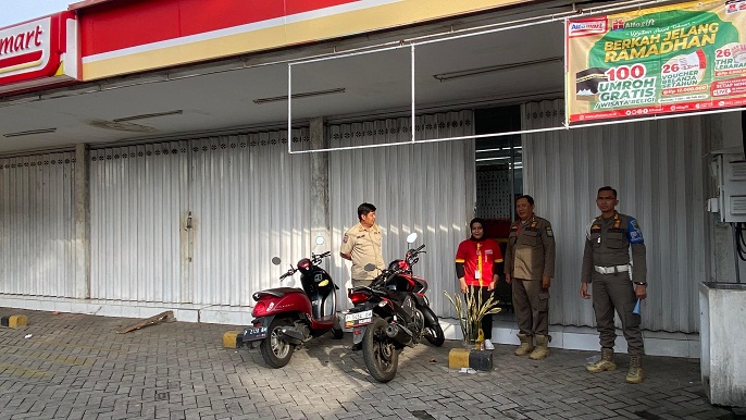 Satpol PP Bondowoso, Monitoring dan Evaluasi Jam Operasional Toko ...