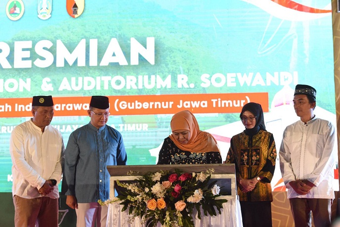 Mbak Wali Kota Kediri Dampingi Gubernur Jatim Resmikan Masjid dan Auditorium SMAN 5 Taruna ...