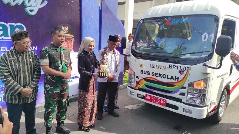 Mbak Wali Kota Kediri Launching Bus MAPAN CERIA - FaktualNews.co