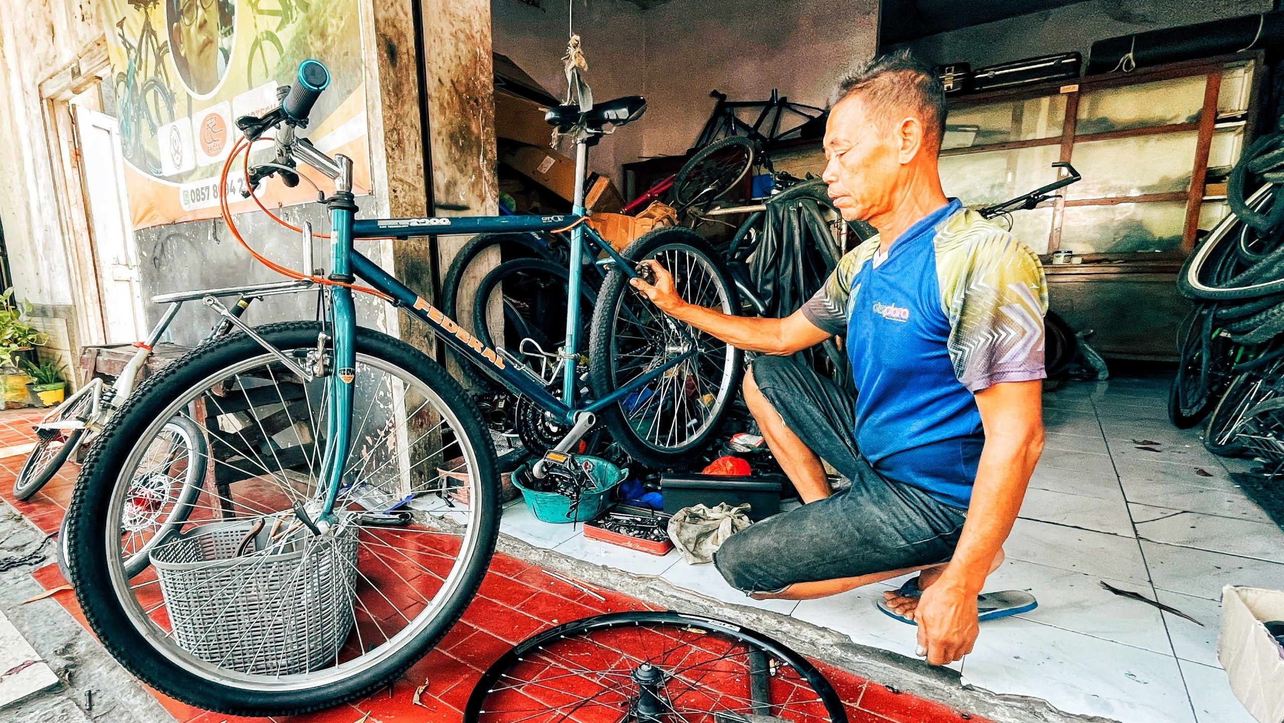 Demam Sepeda Kalcer, Bengkel Mini di Lamongan Sulap Sepeda Jadul Jadi ...